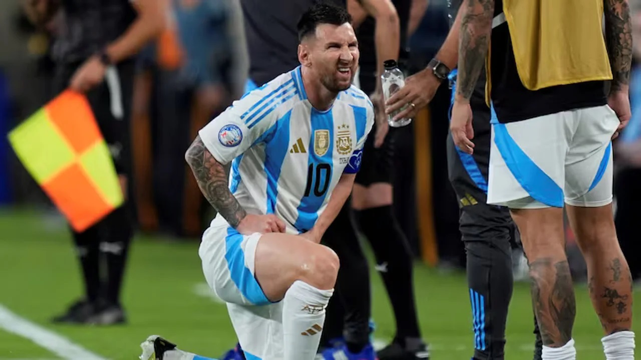 Messi quedó desafectado de la doble fecha por una lesión muscular ...